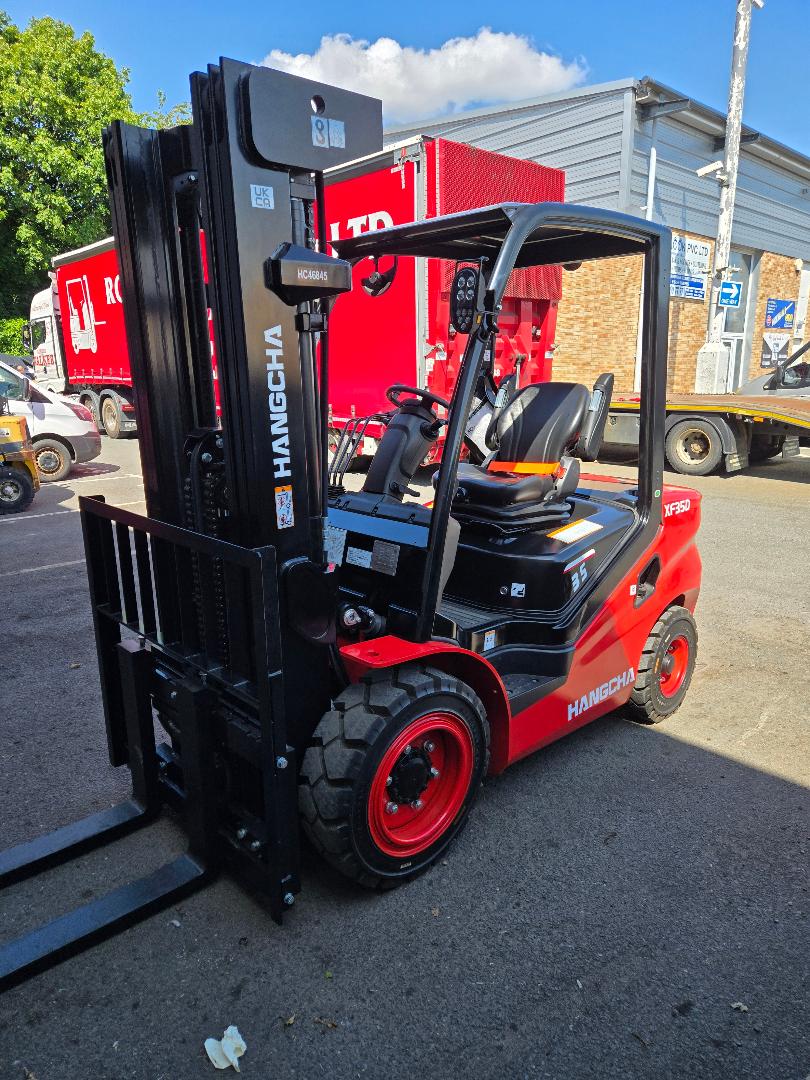 NEW HC Diesel 3.5-Ton FLT – B&K Forklift Trucks Ltd